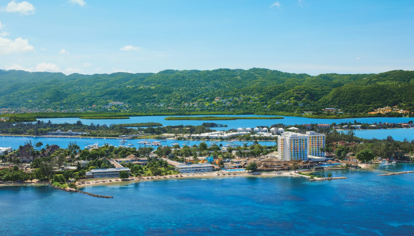 Sunscape Splash - TravelZap