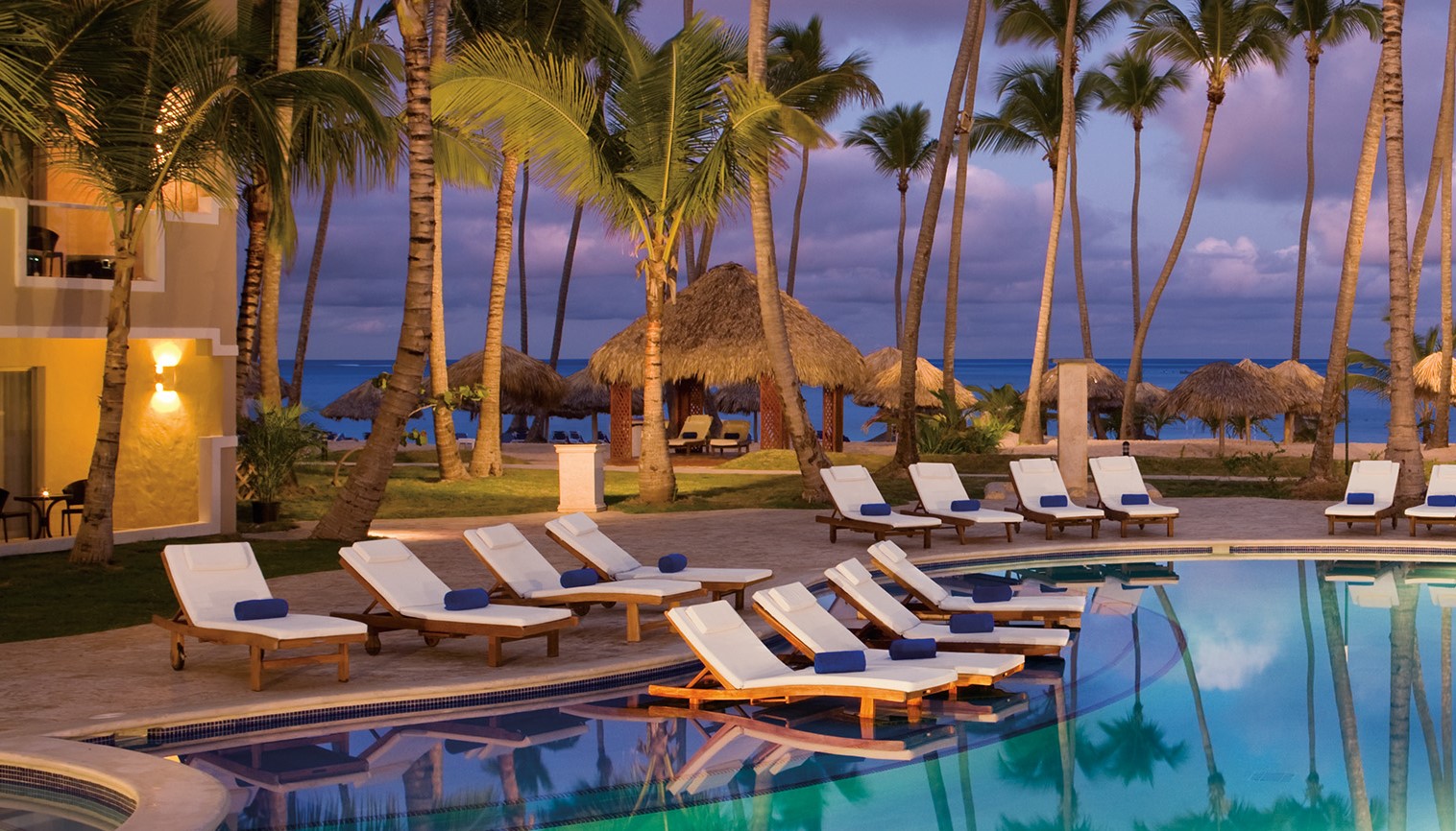 Budget-Friendly Group Vacation Resorts - TravelZap